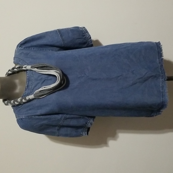 Doe & Rae | Tops | Doe Rae Denim Top Sz Large | Poshmark